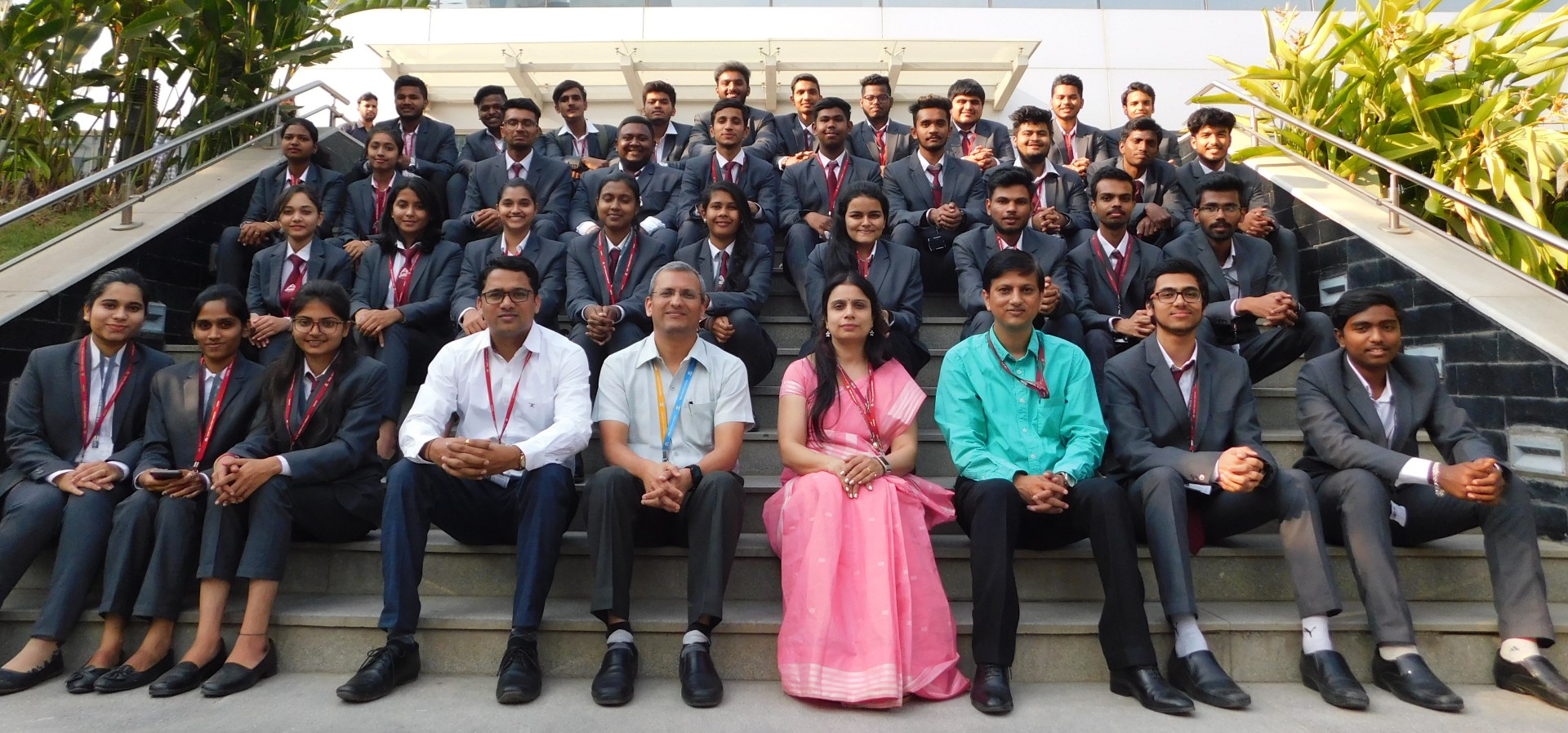 MES's Senior College, Pune | BBA, BBA(CA), BBA(IB)